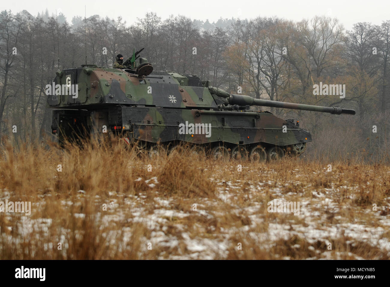 Deutsche haubitzen mit eigenantrieb -Fotos und -Bildmaterial in hoher ...