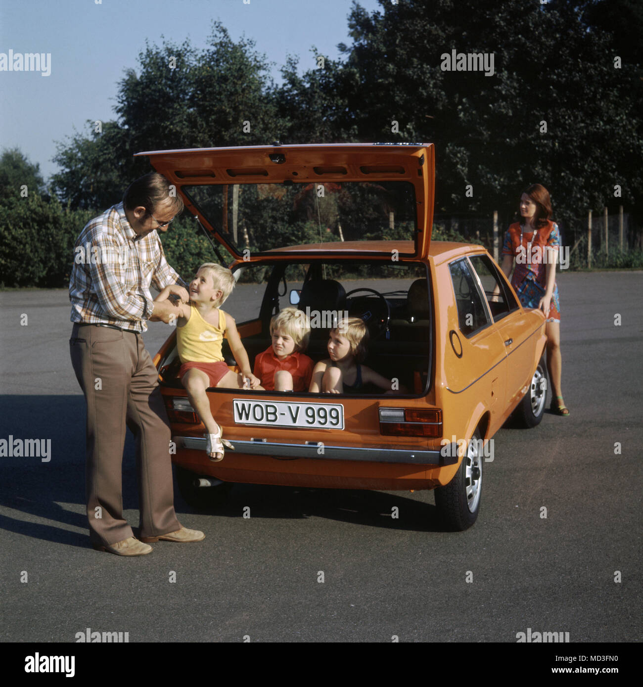 Viel Platz im Kofferraum des neuen Audi 50. Aufnahme vom September 1974 ...