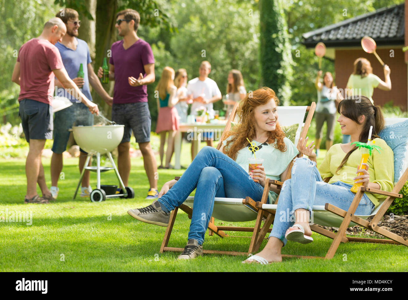 Grillparty Frauen Stockfotos und -bilder Kaufen - Alamy