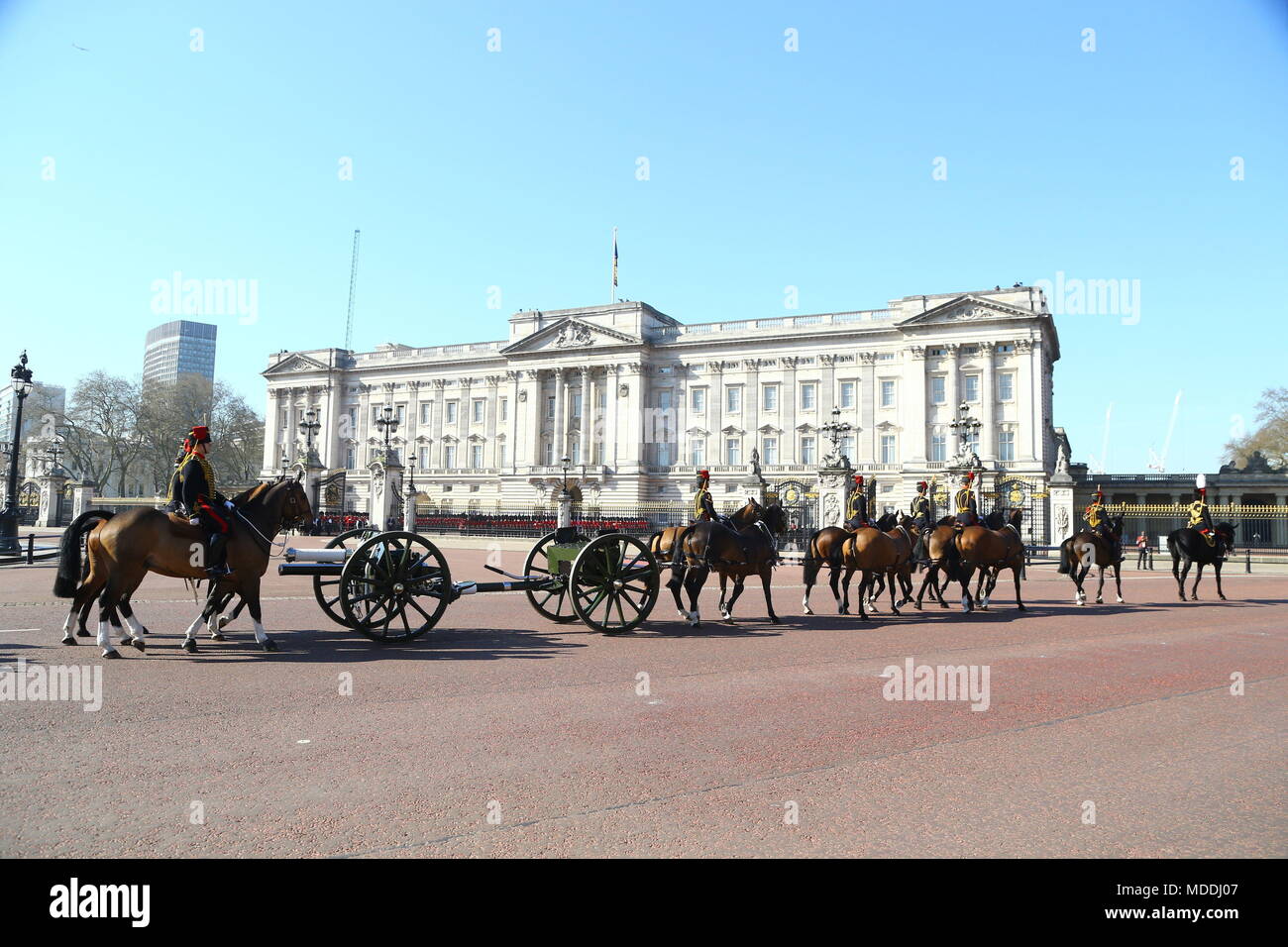 Auf dem weg zum buckingham palace -Fotos und -Bildmaterial in hoher ...