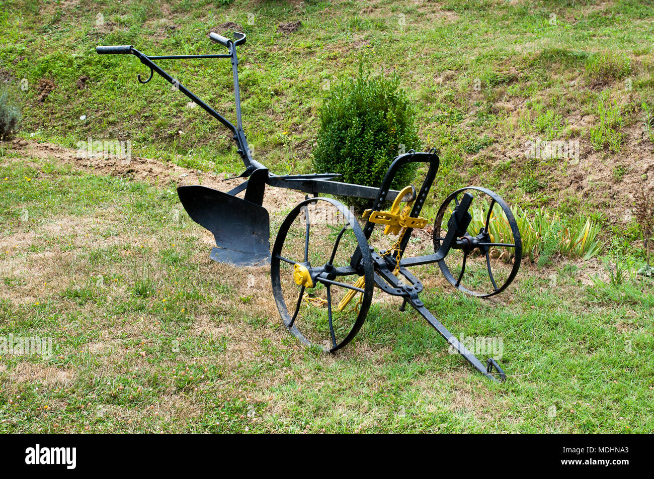 Antiker pferdepflug -Fotos und -Bildmaterial in hoher Auflösung – Alamy