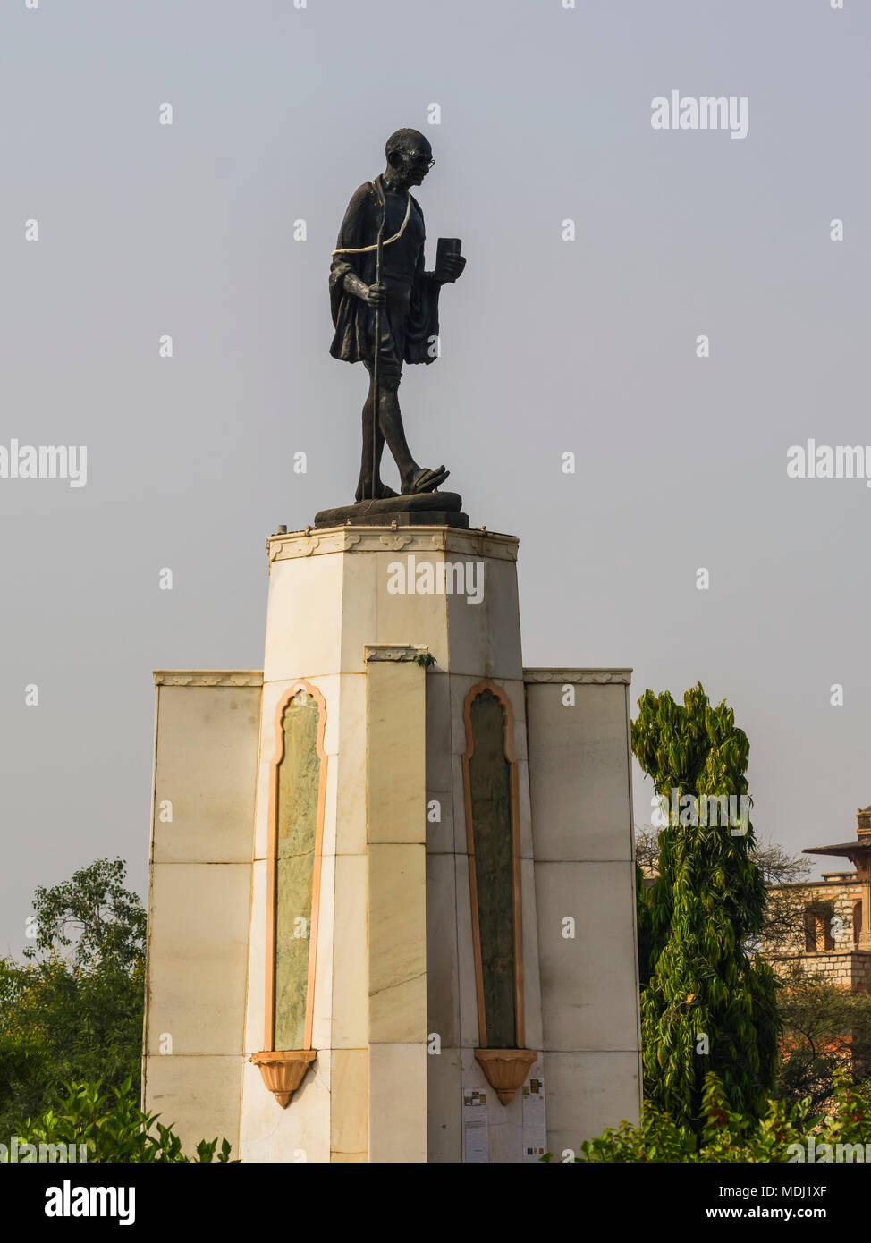 Indien mahatma gandhi statue -Fotos und -Bildmaterial in hoher ...