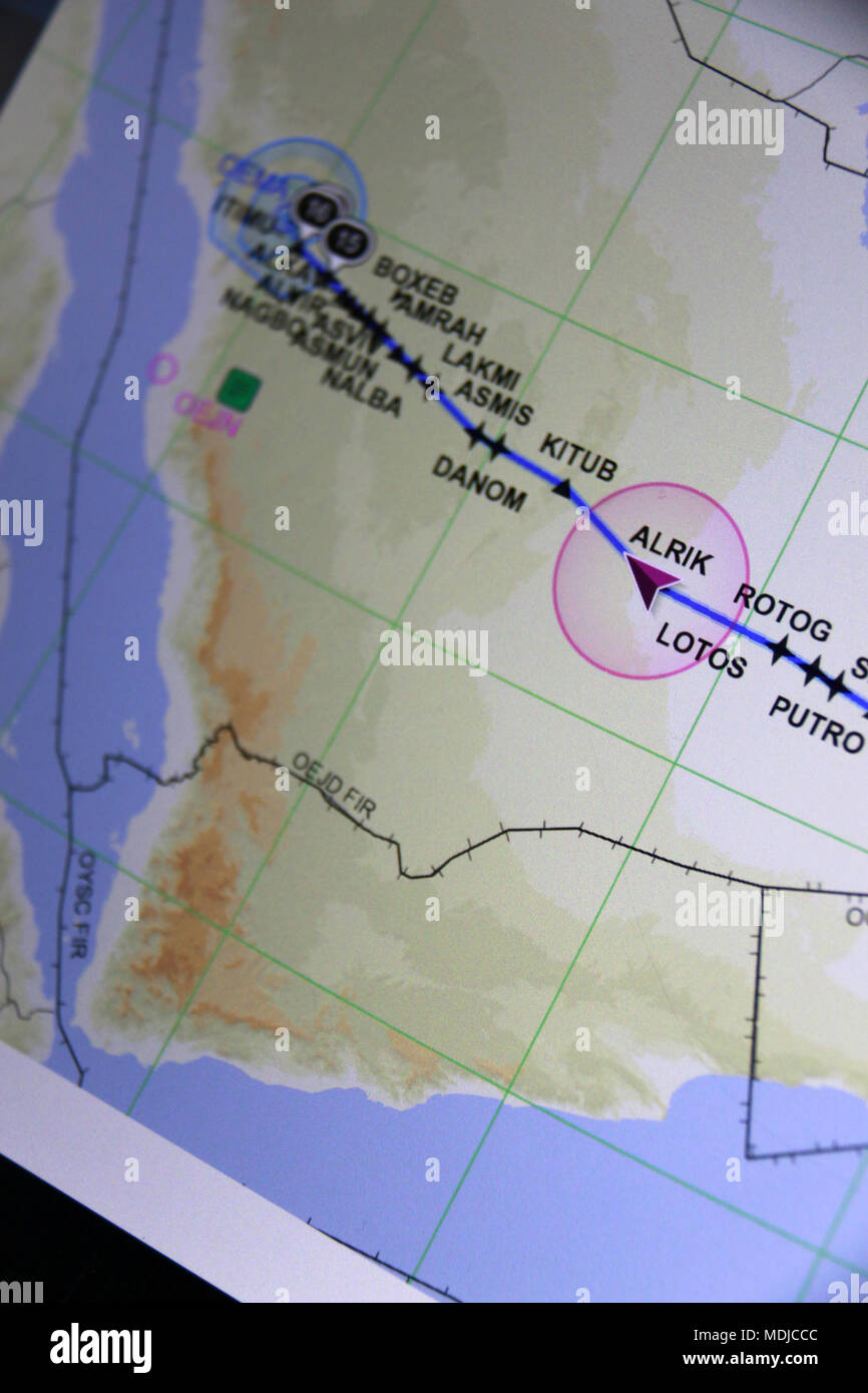 Position zeigt auf einer EFB (Electronic Flight Bag) im Cockpit einer ...