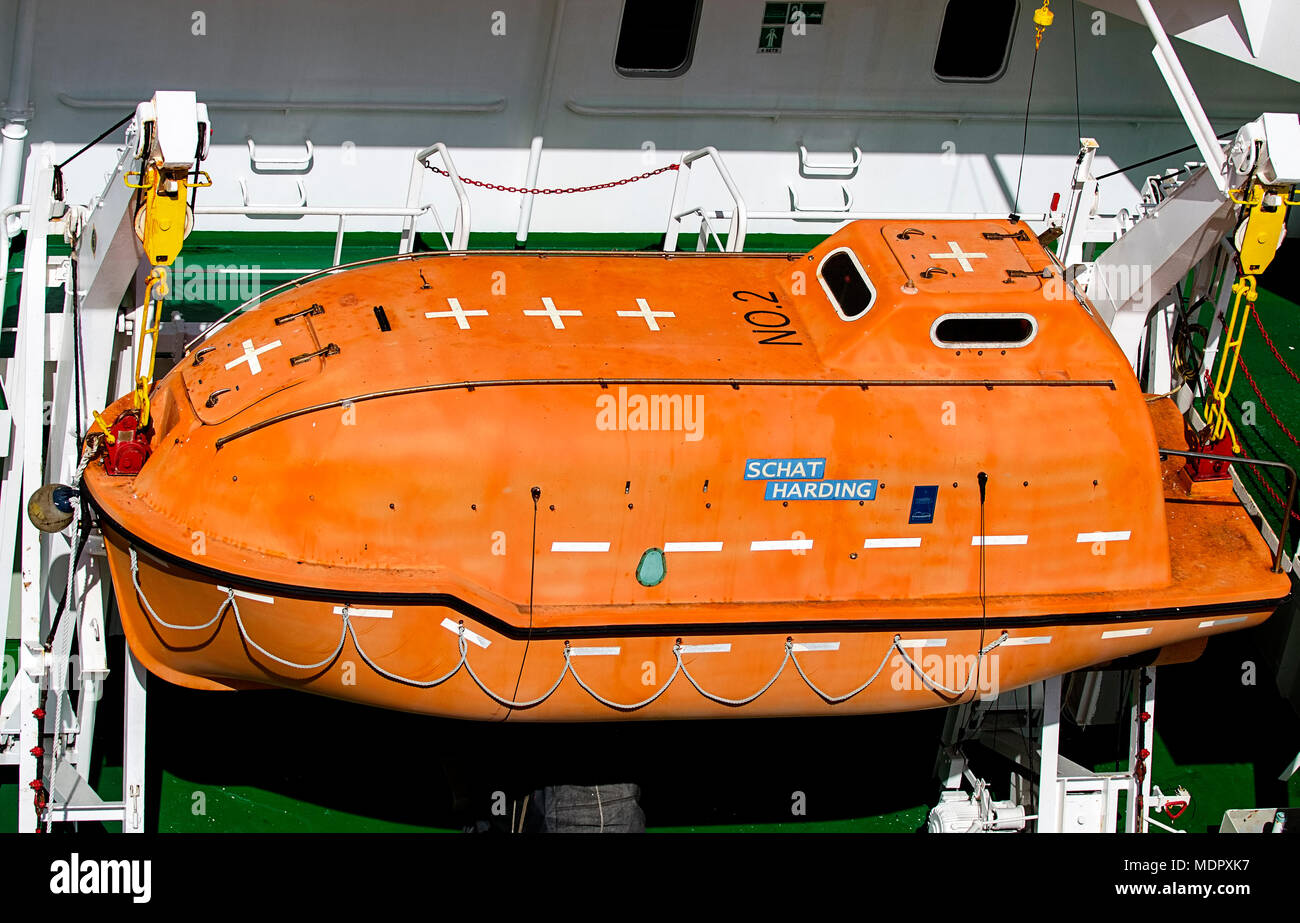 Flucht rettungsboot -Fotos und -Bildmaterial in hoher Auflösung – Alamy