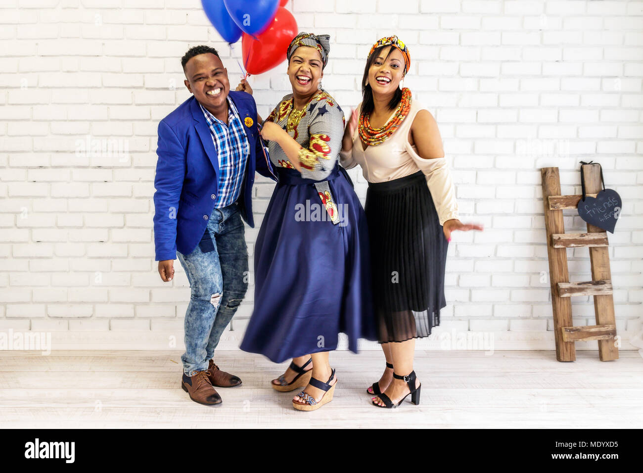 Modernes afrikanisches traditin -Fotos und -Bildmaterial in hoher ...