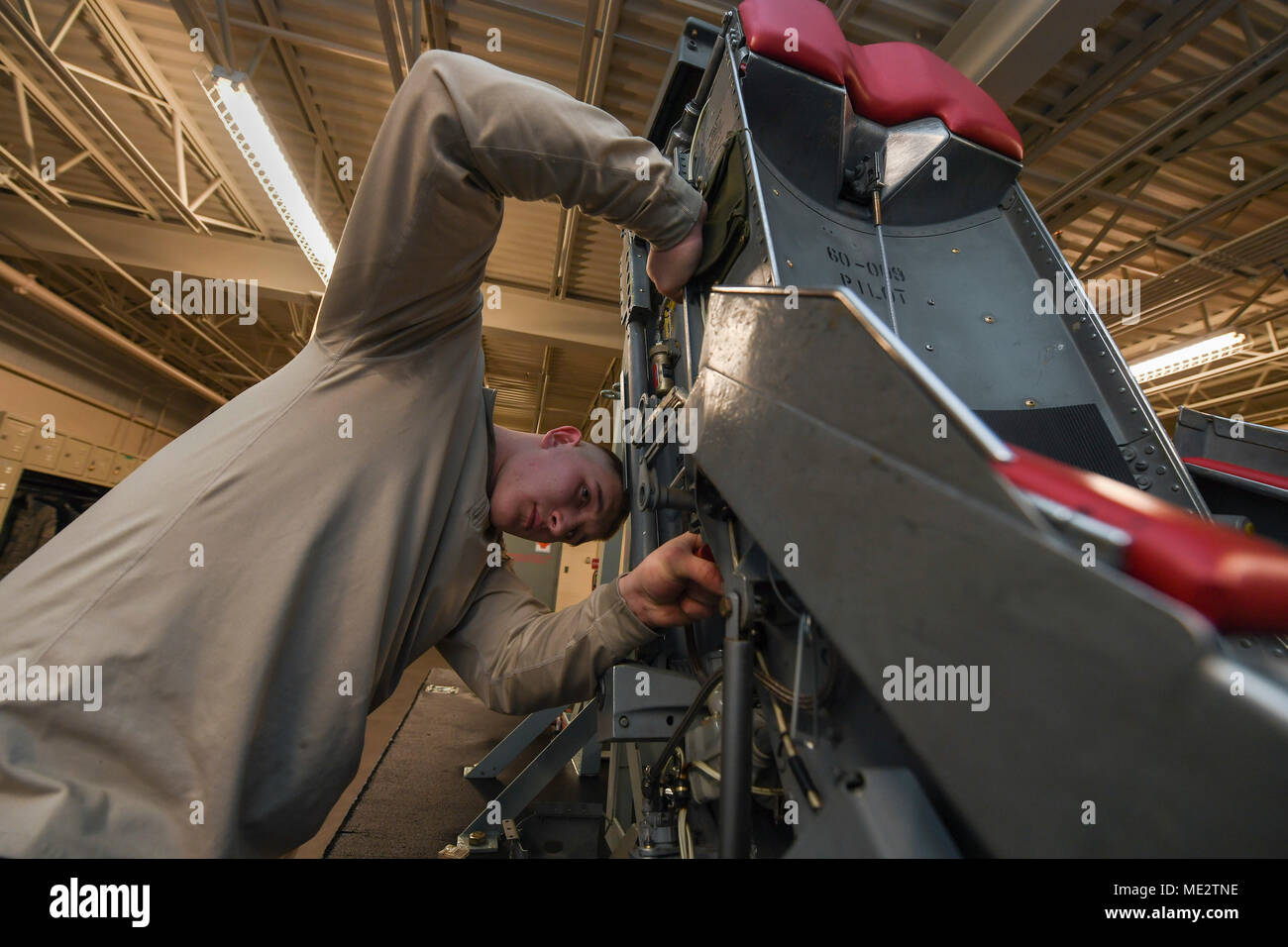 Aircrew egress systems -Fotos und -Bildmaterial in hoher Auflösung – Alamy