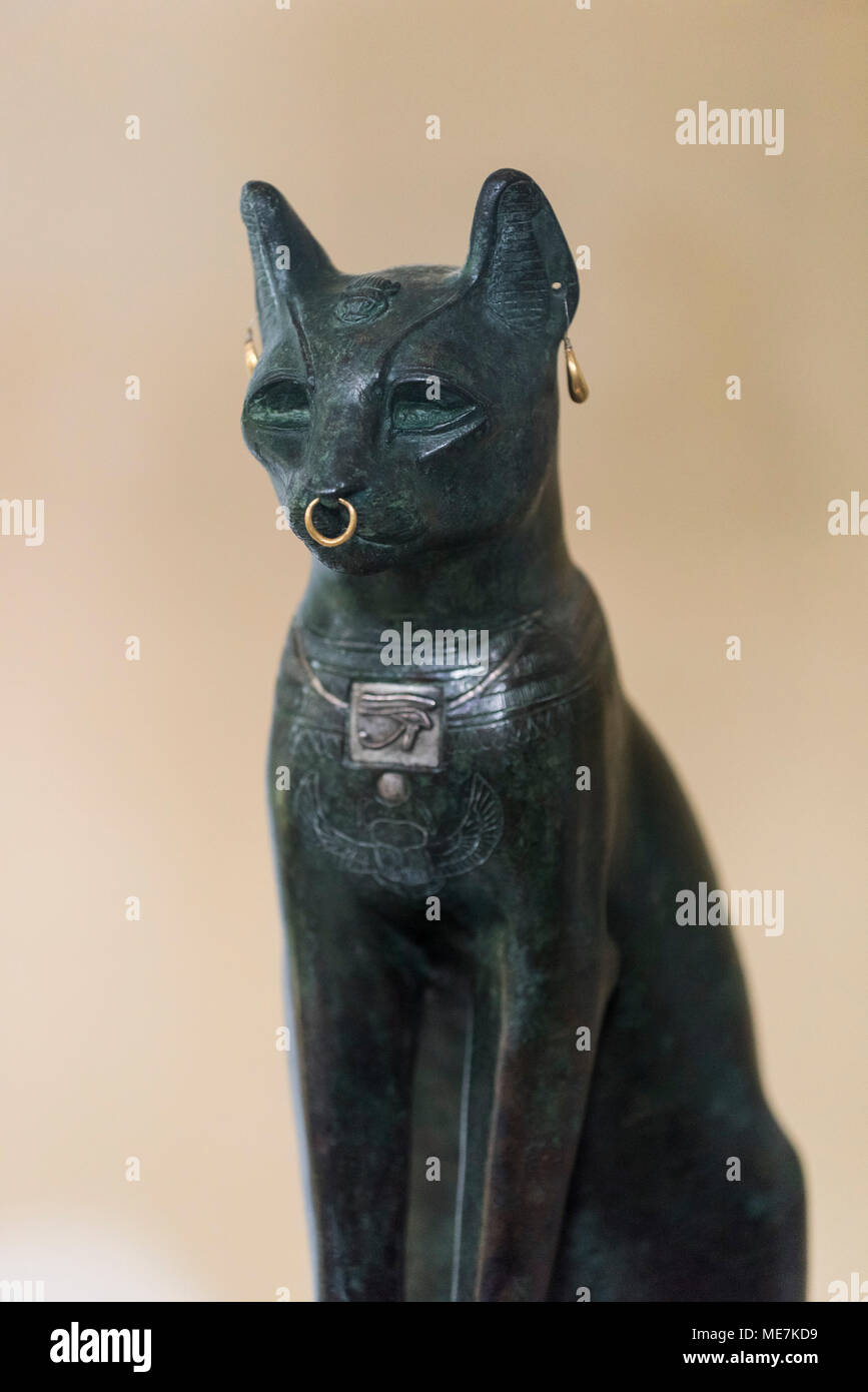 Egyptian art cat -Fotos und -Bildmaterial in hoher Auflösung – Alamy