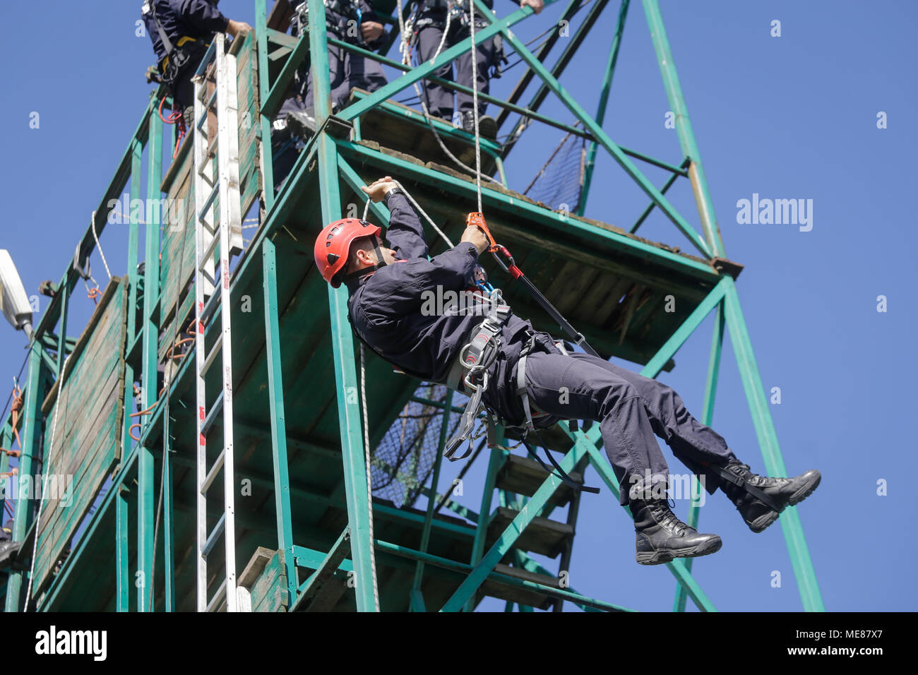 Feuerwehr feuerwehr rennen -Fotos und -Bildmaterial in hoher Auflösung ...