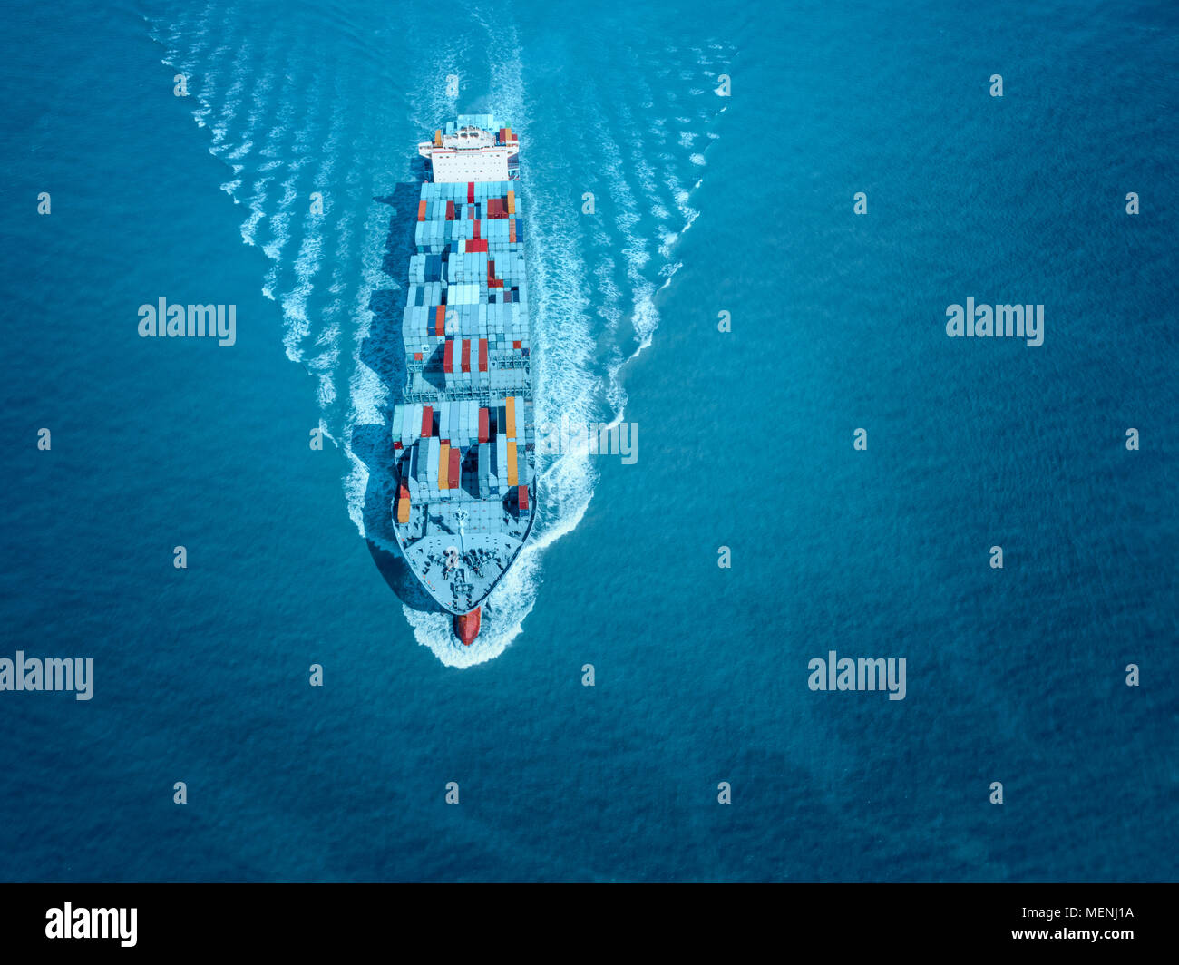 Containerschiff luftbild -Fotos und -Bildmaterial in hoher Auflösung ...