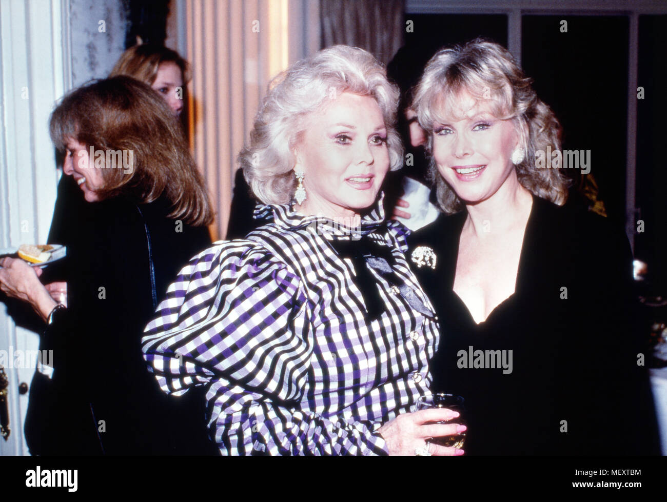 Sari zsa zsa gabor -Fotos und -Bildmaterial in hoher Auflösung – Alamy