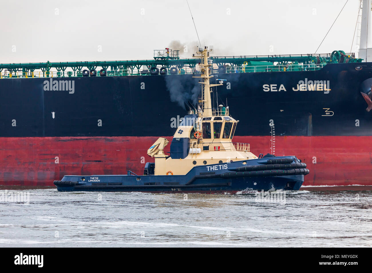 Schlepper tanker -Fotos und -Bildmaterial in hoher Auflösung – Alamy