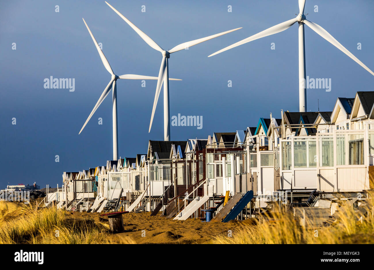 Strandhäuser am strand -Fotos und -Bildmaterial in hoher Auflösung – Alamy