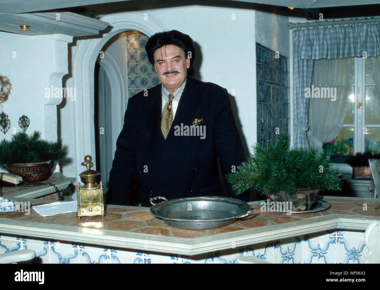 Rudolph moshammer -Fotos und -Bildmaterial in hoher Auflösung – Alamy