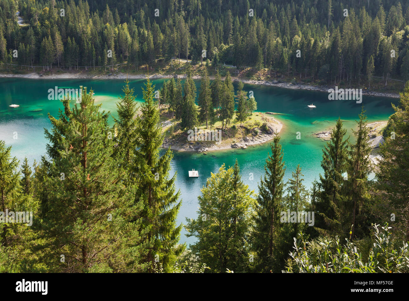 Caumasee lake -Fotos und -Bildmaterial in hoher Auflösung – Alamy