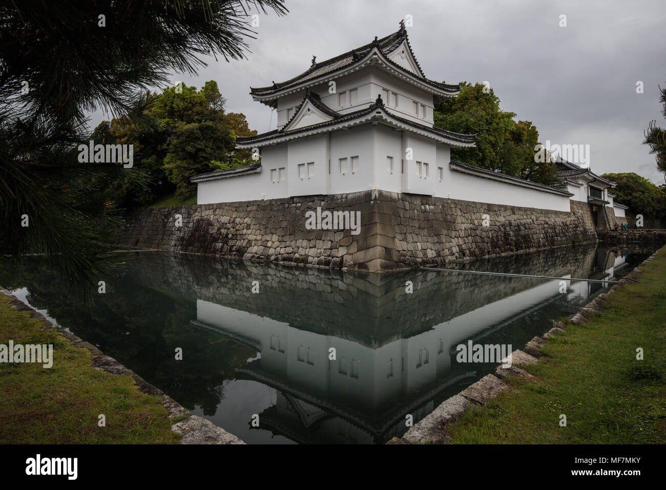 Das Schloss Nijo oder Nijo-jo war im Jahre 1603 als Residenz der ersten ...