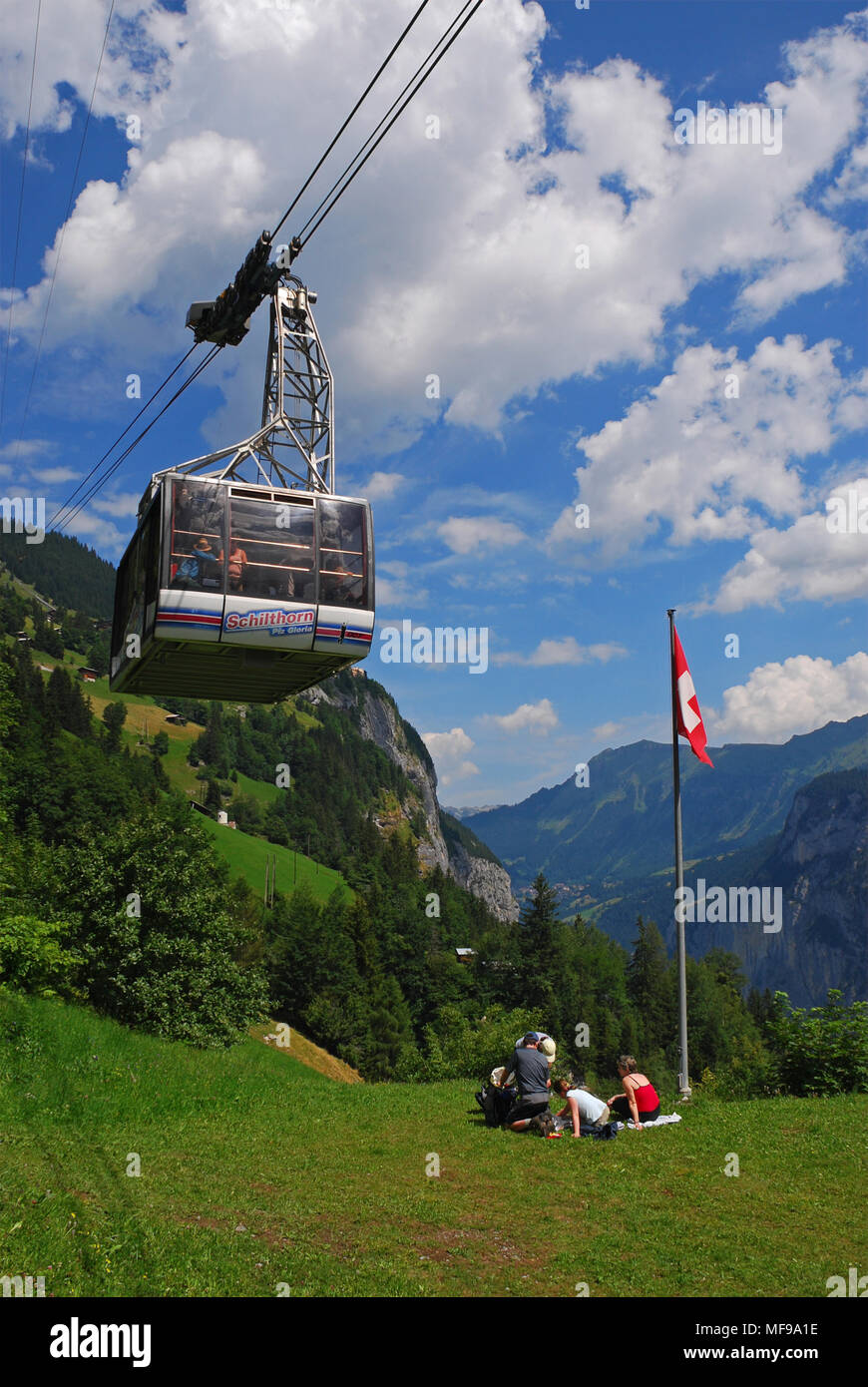 Seilbahn gimmelwald -Fotos und -Bildmaterial in hoher Auflösung – Alamy