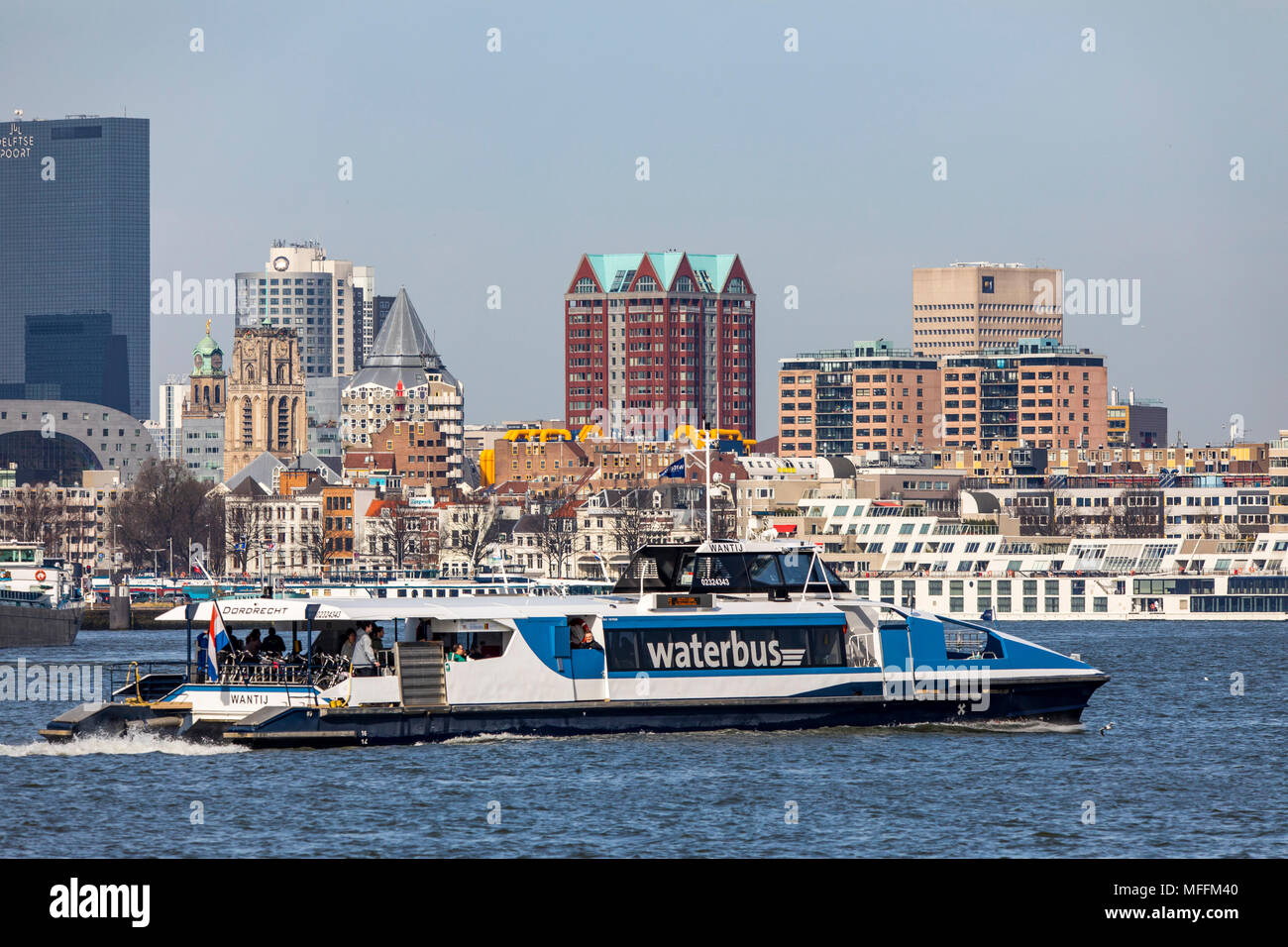 Der wasserbus -Fotos und -Bildmaterial in hoher Auflösung – Alamy