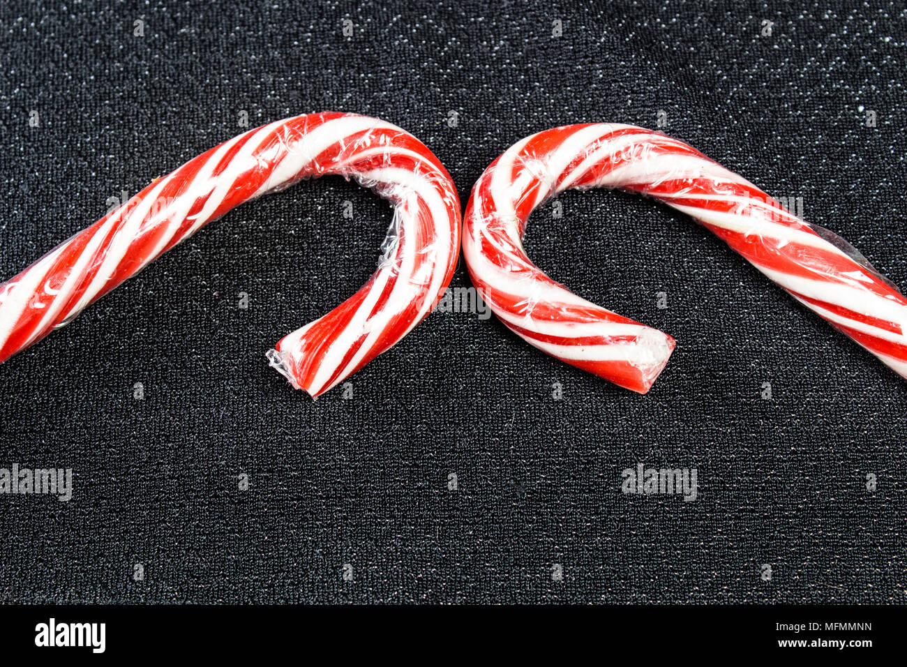 Silvester oder Weihnachten Symbole mit zwei Lutscher, Tannenbaum und ... Silvester oder Weihnachten Symbole mit zwei Lutscher, Tannenbaum und ...