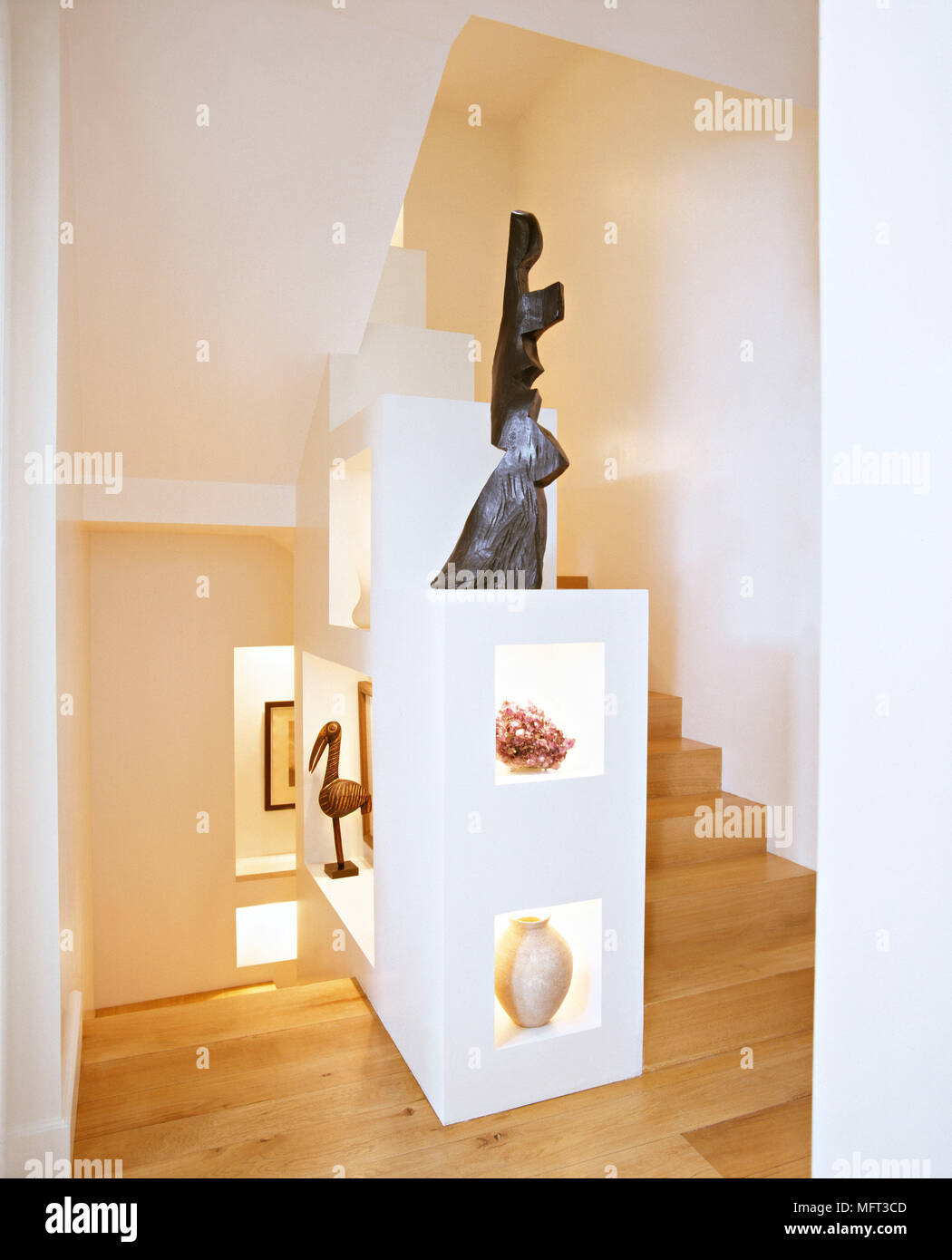 Landungen und treppen -Fotos und -Bildmaterial in hoher Auflösung – Alamy