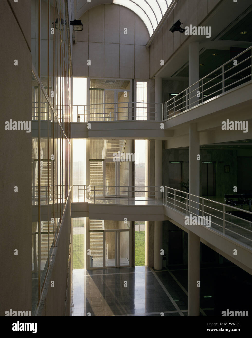 Blick ins atrium -Fotos und -Bildmaterial in hoher Auflösung – Alamy