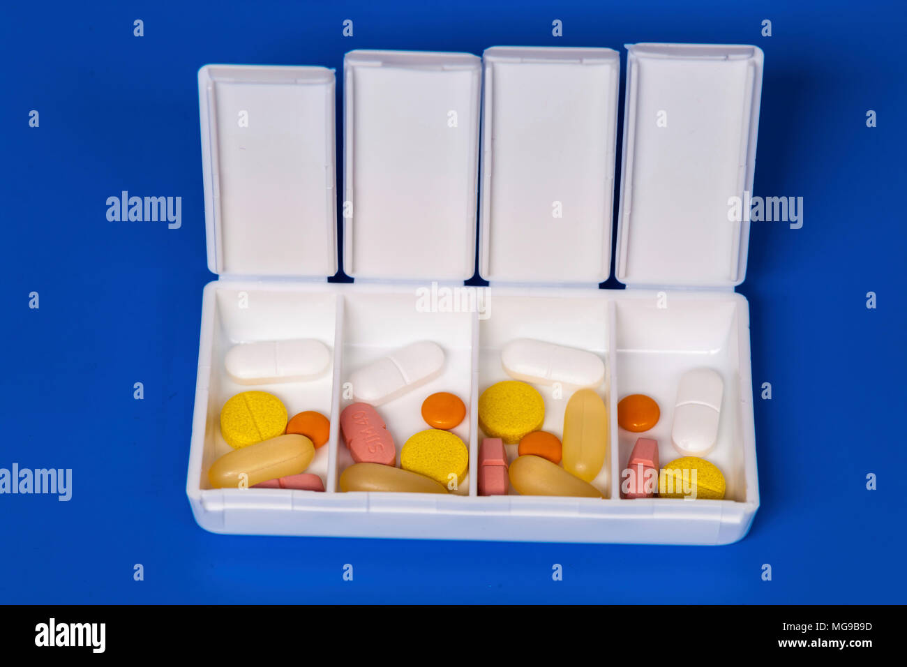 Tablet dispenser -Fotos und -Bildmaterial in hoher Auflösung – Alamy