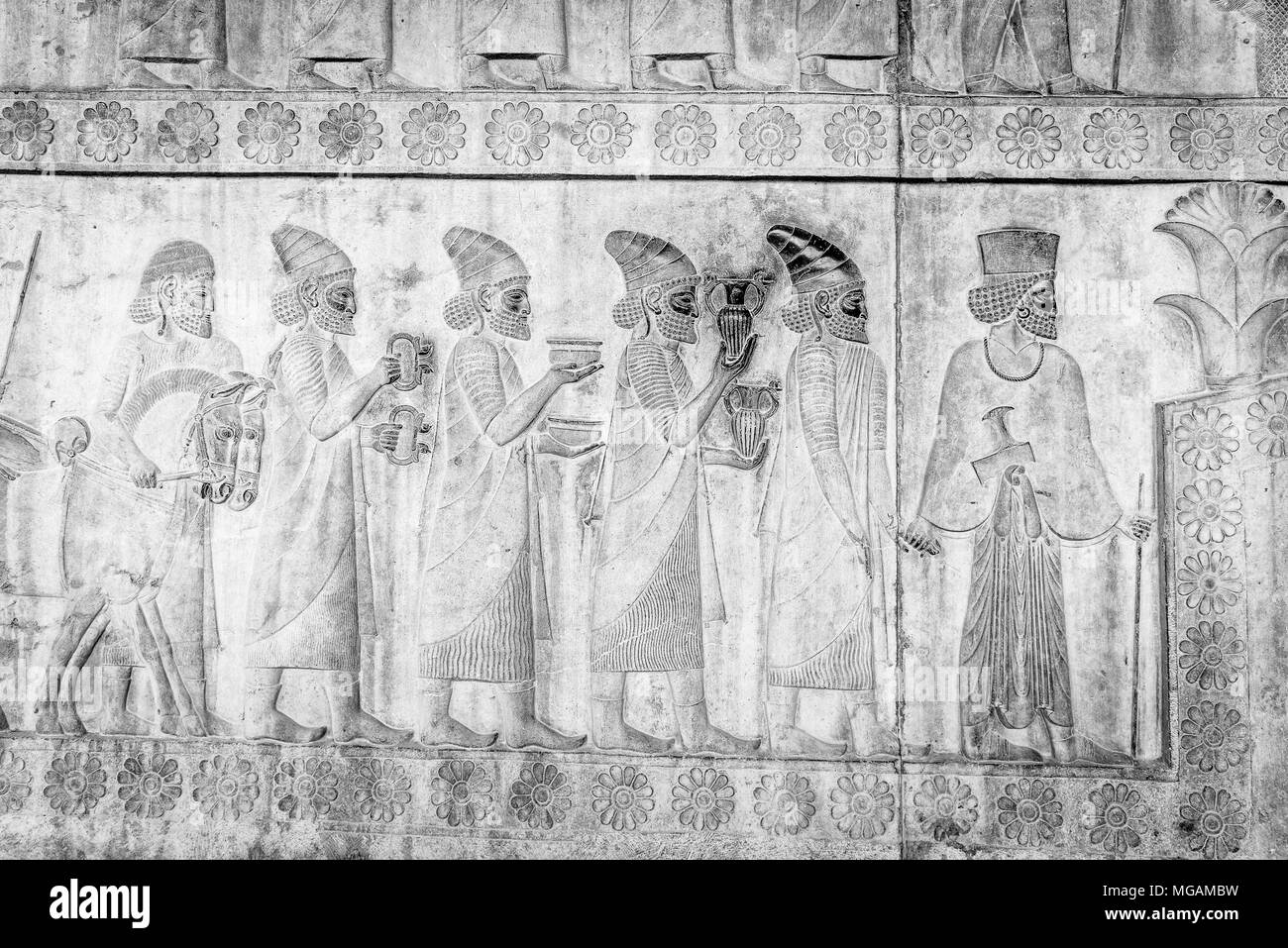 Alte Stein Relief in Persepolis, der zeremoniellen Hauptstadt des ...