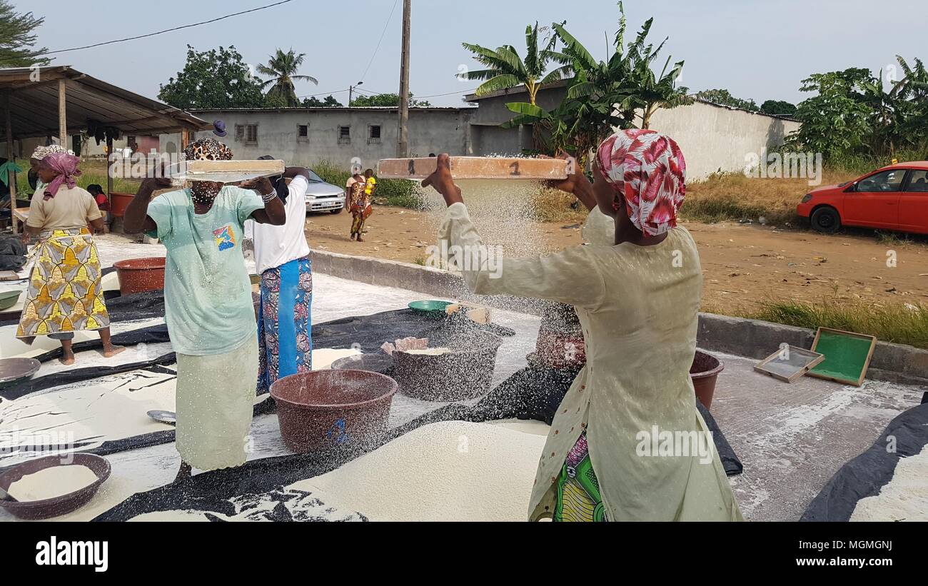 In Côte d'Ivoire, am cococdy Angre Terminus 81/82 haben wir einen ...