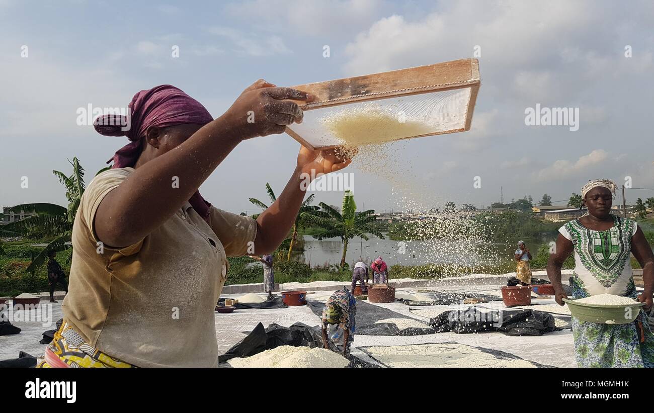 In Côte d'Ivoire, am cococdy Angre Terminus 81/82 haben wir einen ...