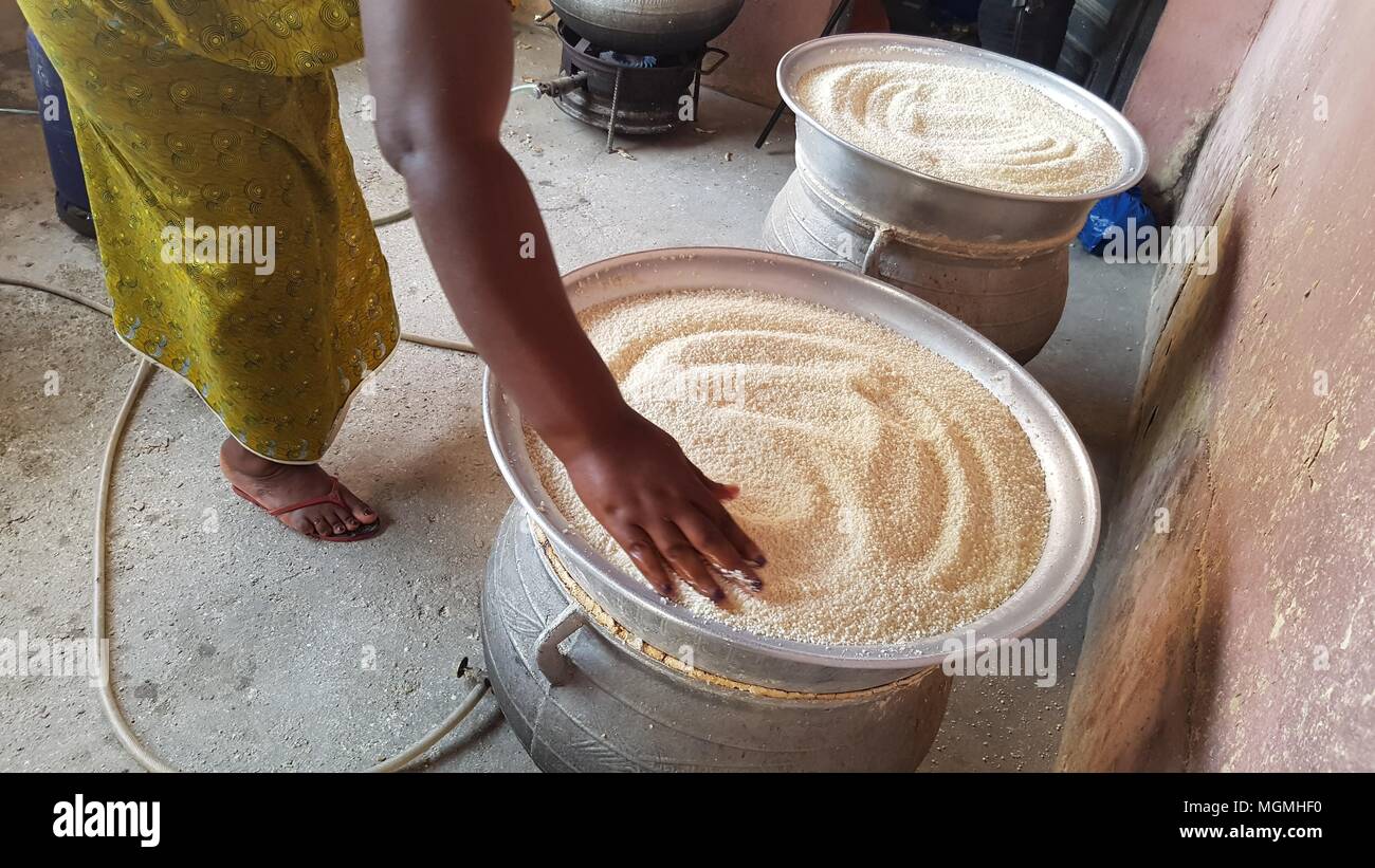 In Côte d'Ivoire, am cococdy Angre Terminus 81/82 haben wir einen ...