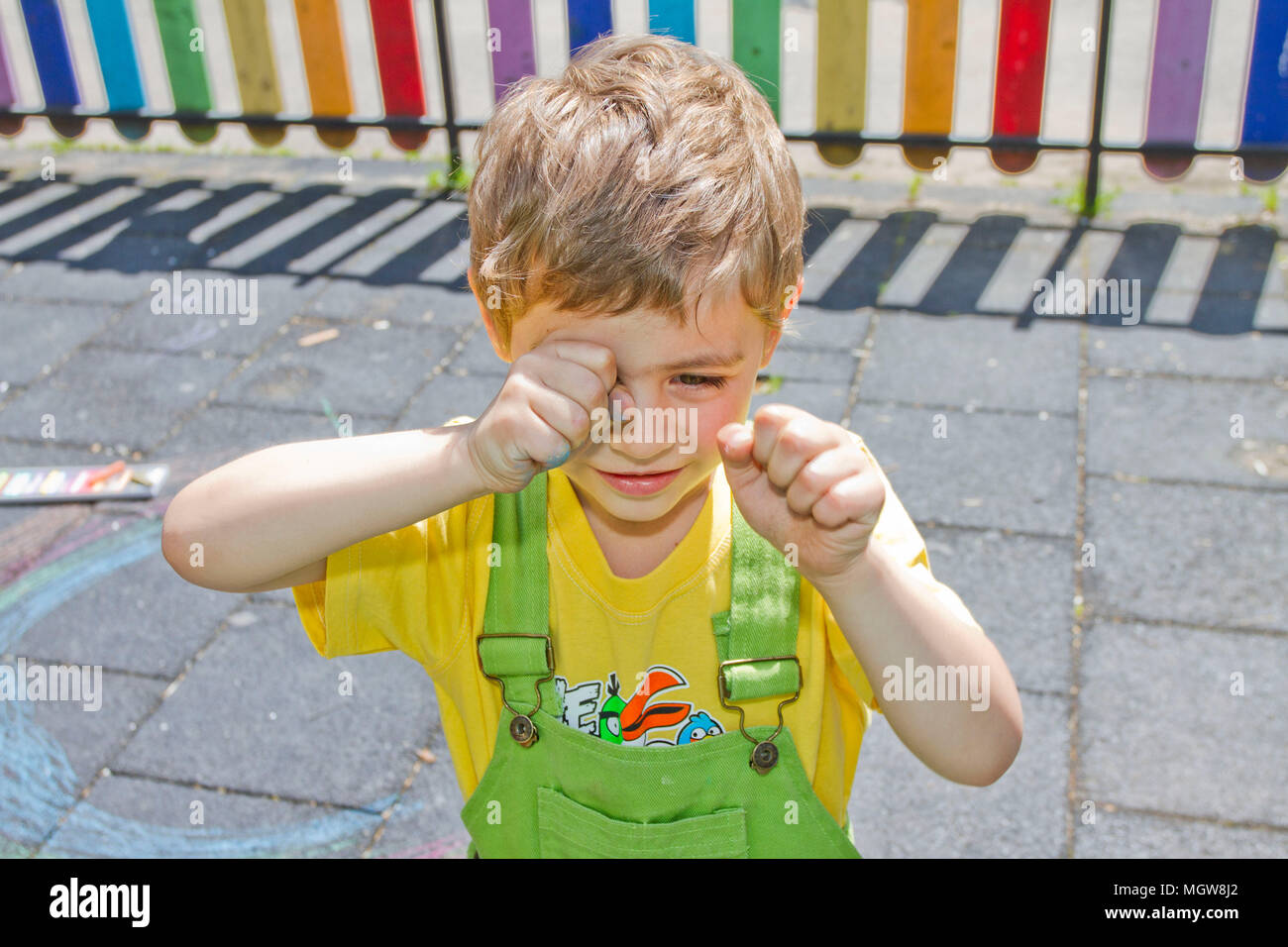 Child Playground Crying Stockfotos und -bilder Kaufen - Alamy