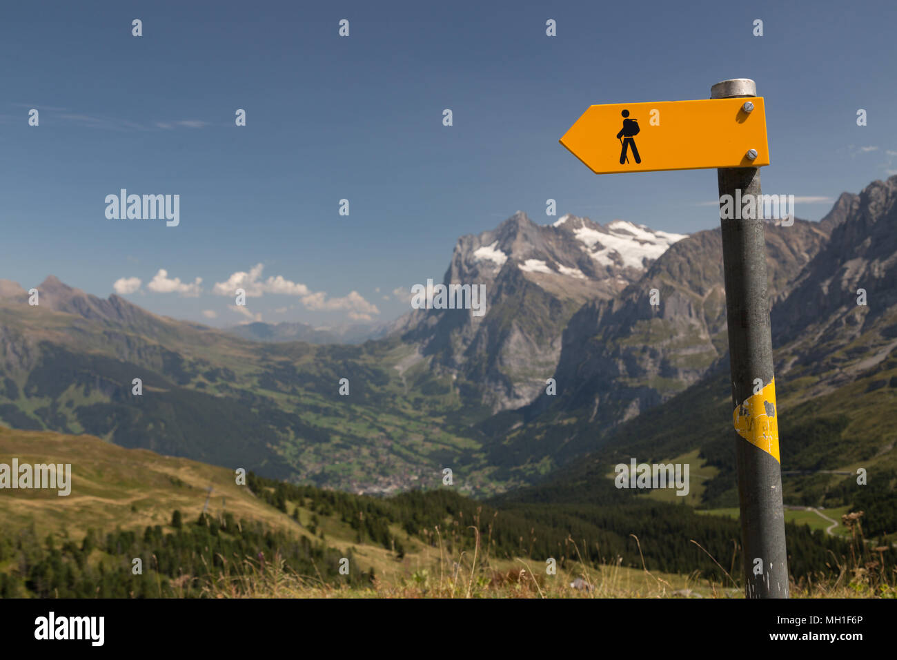 Grindelwald sign -Fotos und -Bildmaterial in hoher Auflösung – Alamy