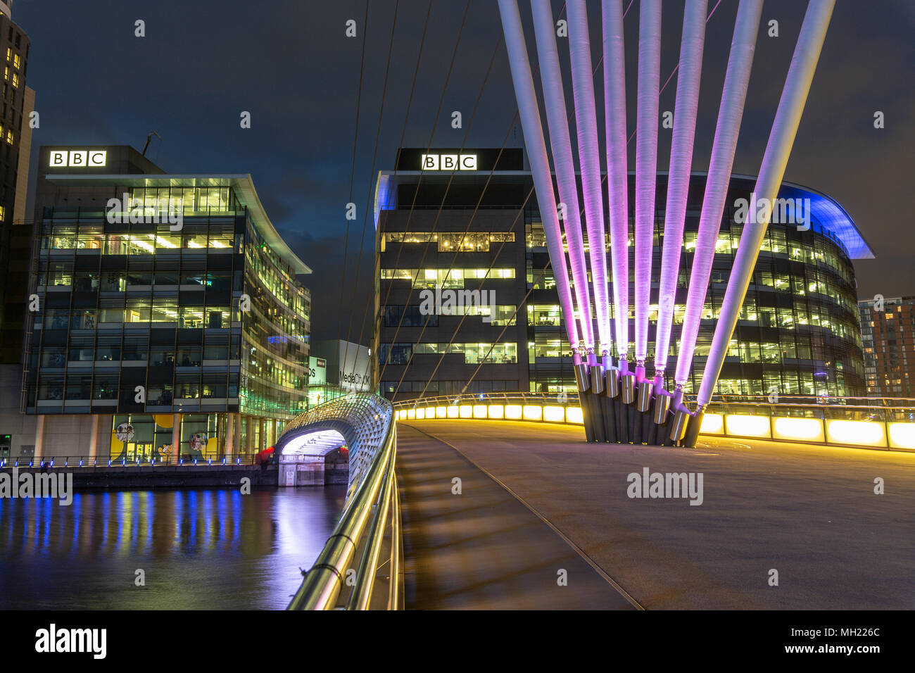 Mediacityuk nacht -Fotos und -Bildmaterial in hoher Auflösung – Alamy