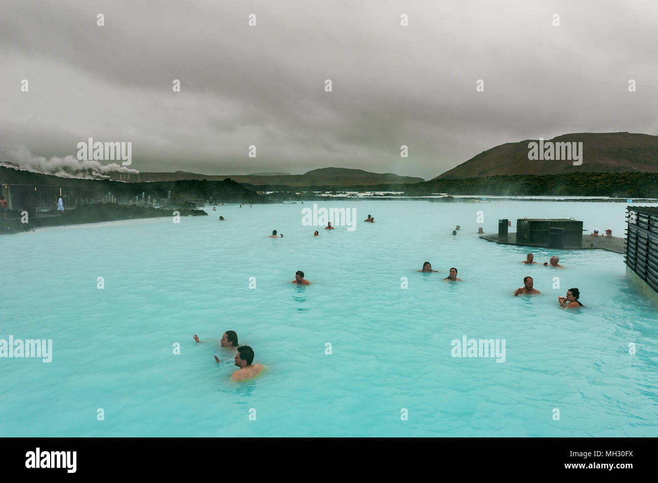 Iceland reykjavik geothermal swimming pool -Fotos und -Bildmaterial in ...