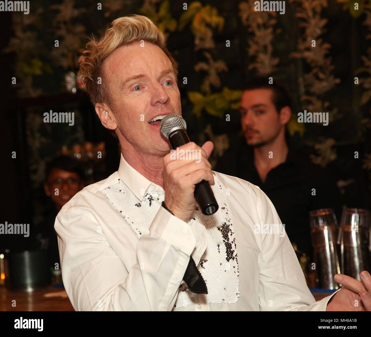 Berühmtheiten besuchen Tänzer gegen Krebs Leukämie und Lymphom ...