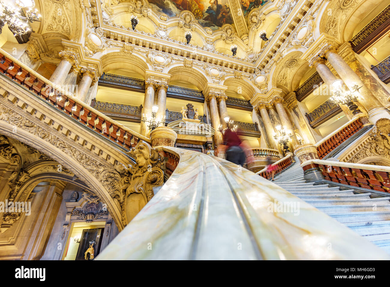 Die treppe der oper in paris -Fotos und -Bildmaterial in hoher ...