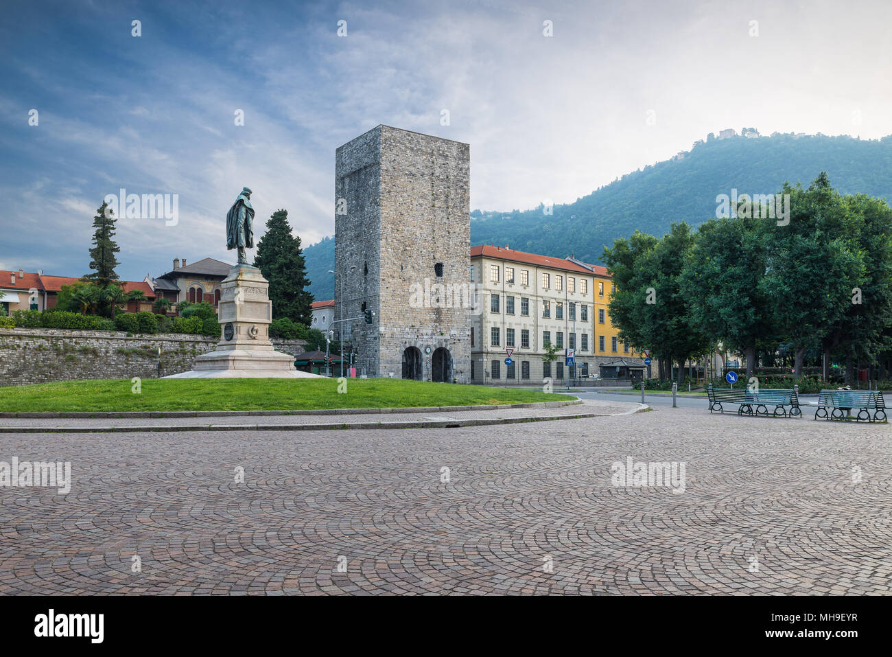 Porta torre tower como -Fotos und -Bildmaterial in hoher Auflösung – Alamy