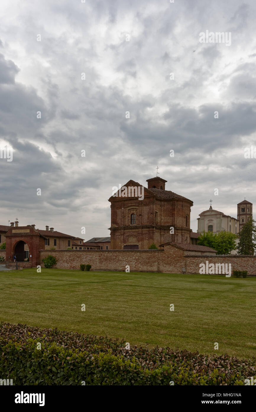 Abbazia di santa maria di lucedio -Fotos und -Bildmaterial in hoher ...