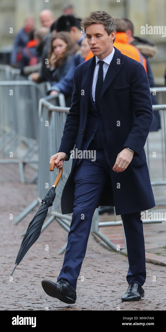 Die Beerdigung von Stephen Hawking an der Großen Marienkirche in ...