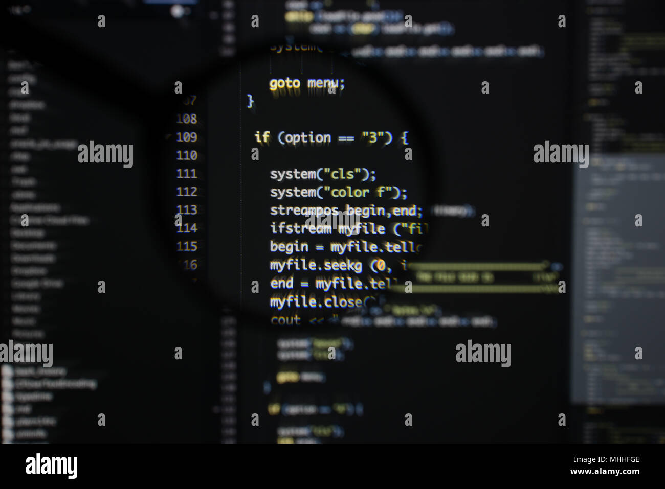 Echten C/C++-Code entwickeln. Programmierung Workflow abstrakter Algorithmus Konzept. Zeilen C ...