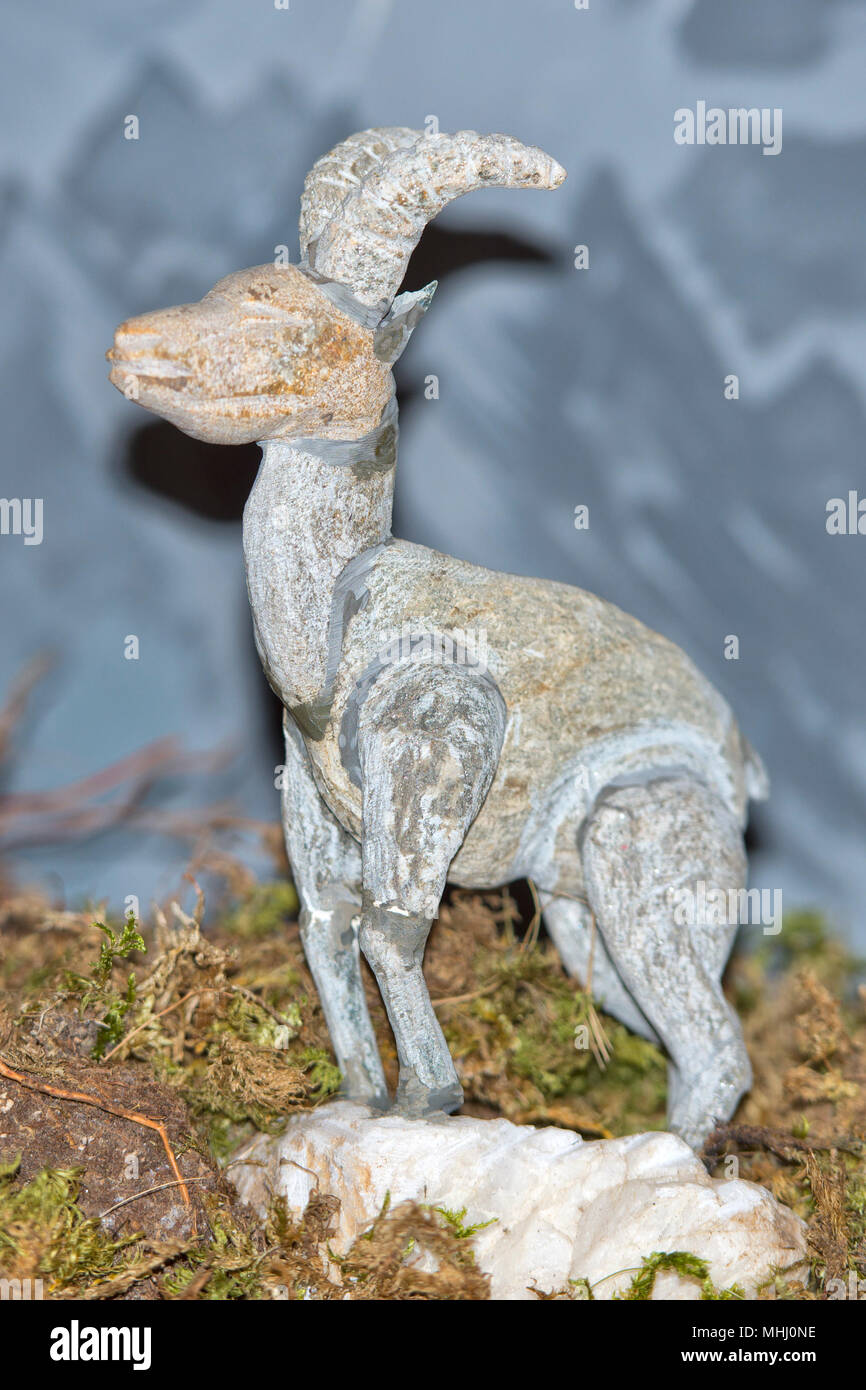 Statue di capra -Fotos und -Bildmaterial in hoher Auflösung – Alamy