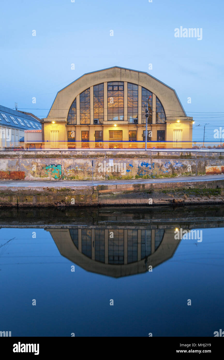 Riga Central Market, ist Europas größte Bazar mit alten Deutschen ...