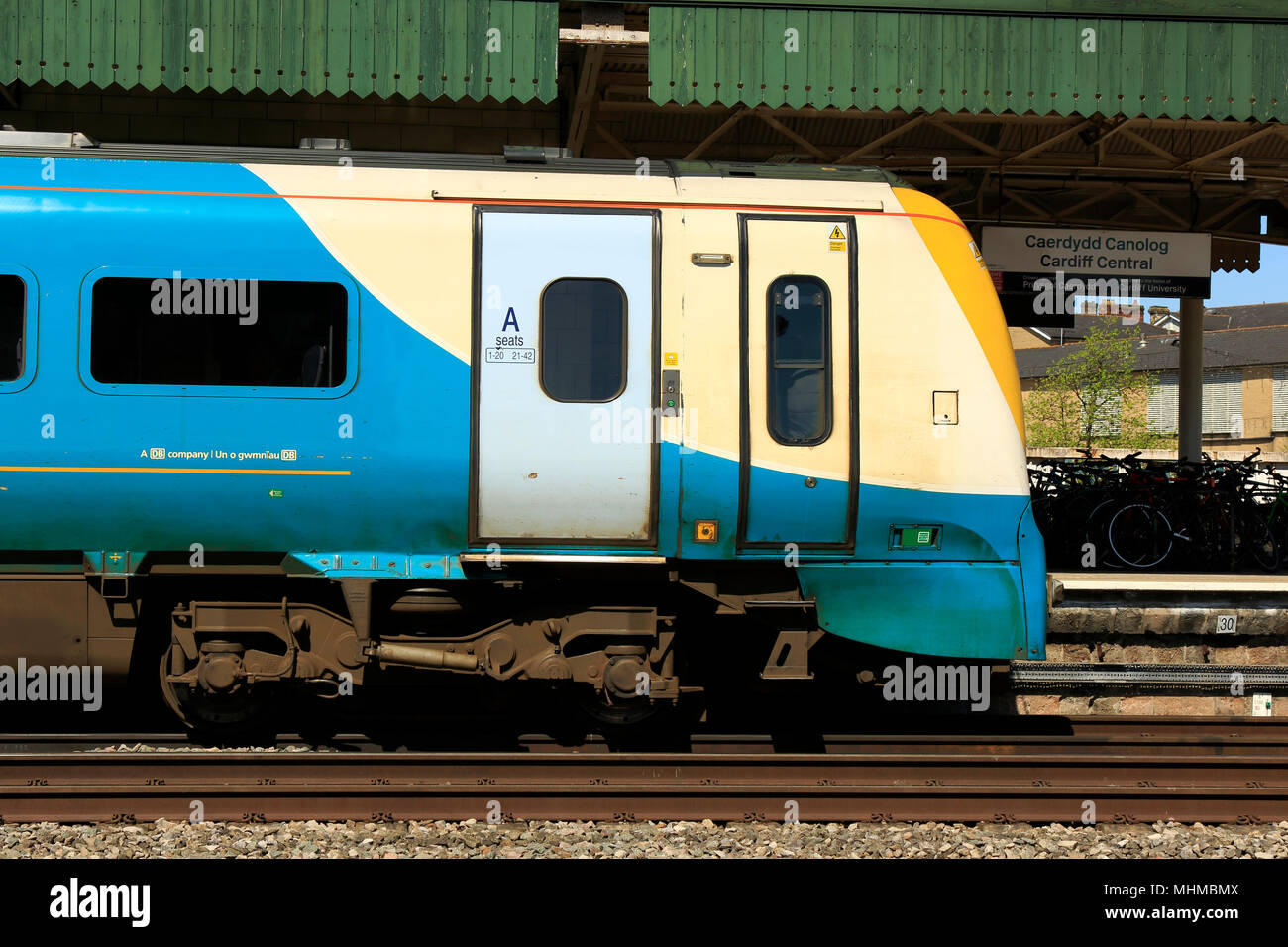 Arriva Trains Wales Class 175 175001 in Cardiff Central Statio ...