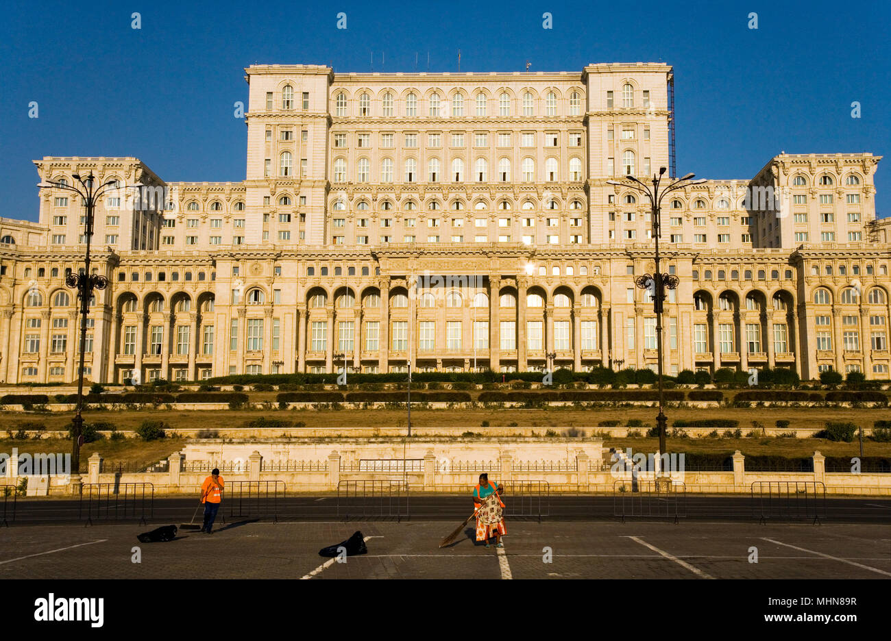 Ceausescu palast -Fotos und -Bildmaterial in hoher Auflösung - Seite 3 ...