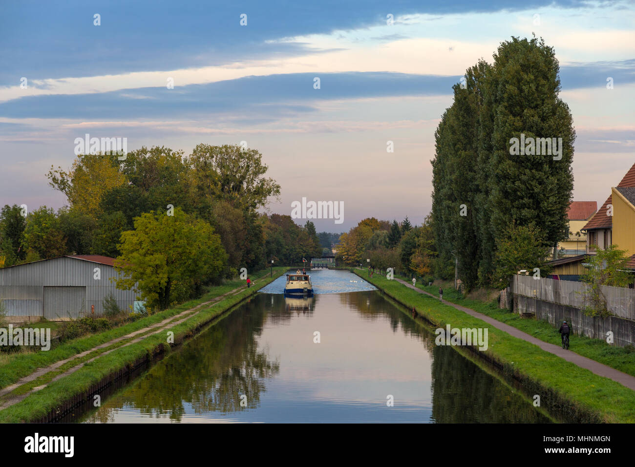 Elegantes Rhein Marne Kanal Bilder