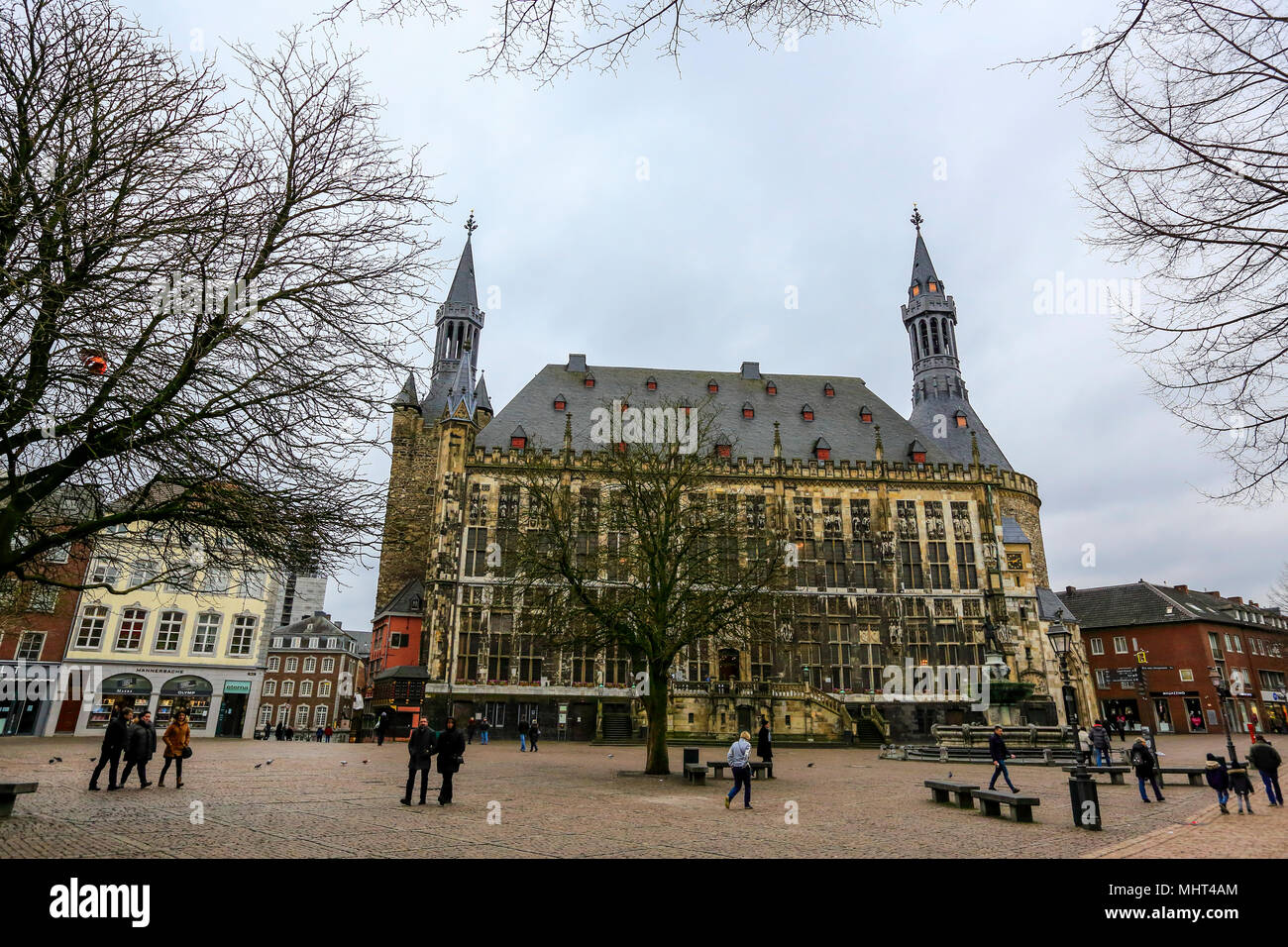 Tönen halle -Fotos und -Bildmaterial in hoher Auflösung – Alamy