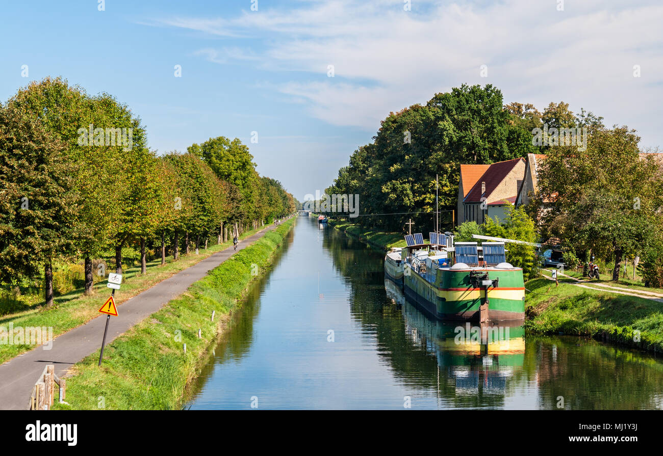 Postelegantes Rhein Rhone Kanal Bild