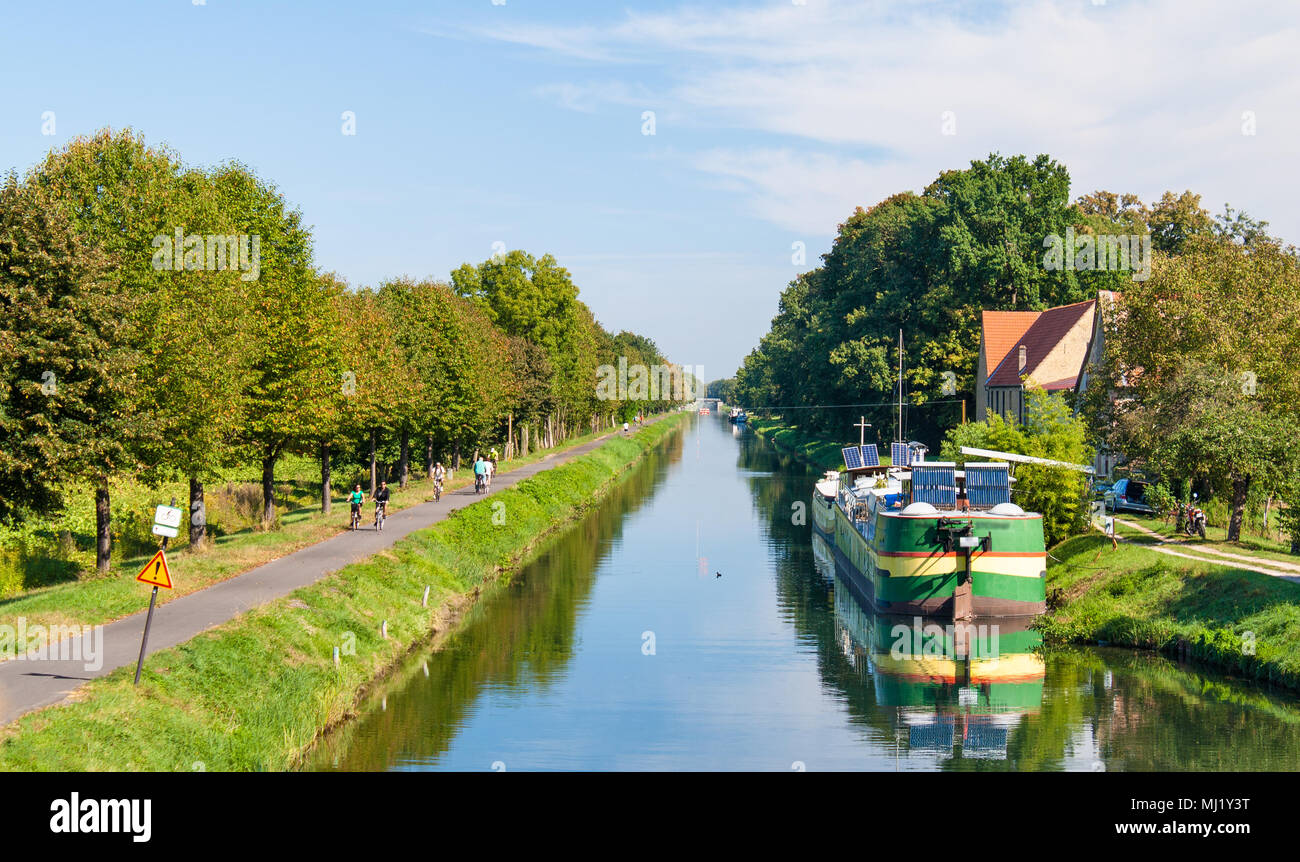 Fluss rhone verkehr -Fotos und -Bildmaterial in hoher Auflösung – Alamy