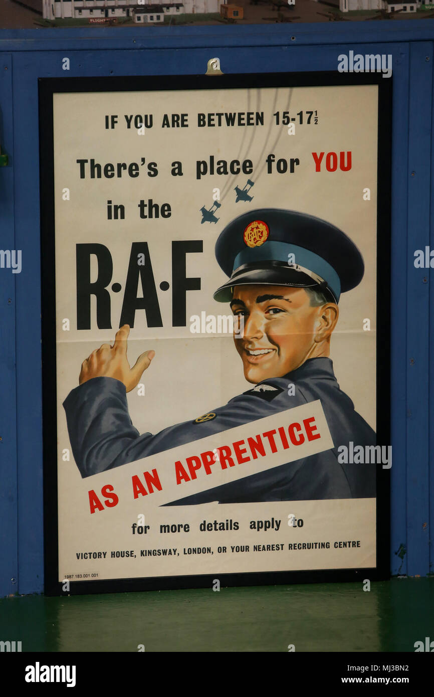 Poster propaganda ww2 -Fotos und -Bildmaterial in hoher Auflösung – Alamy