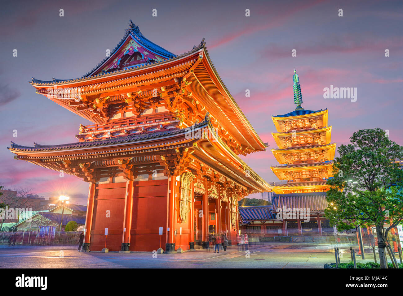 Tokyo buddhistischer tempel -Fotos und -Bildmaterial in hoher Auflösung ...
