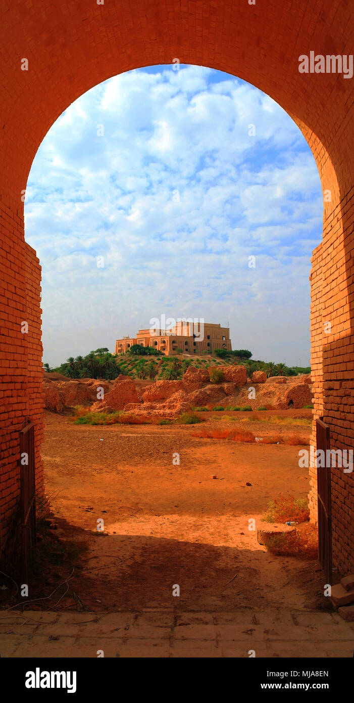 Ehemalige Saddam Hussein Palast in Babel, Blick durch die babylonischen ...
